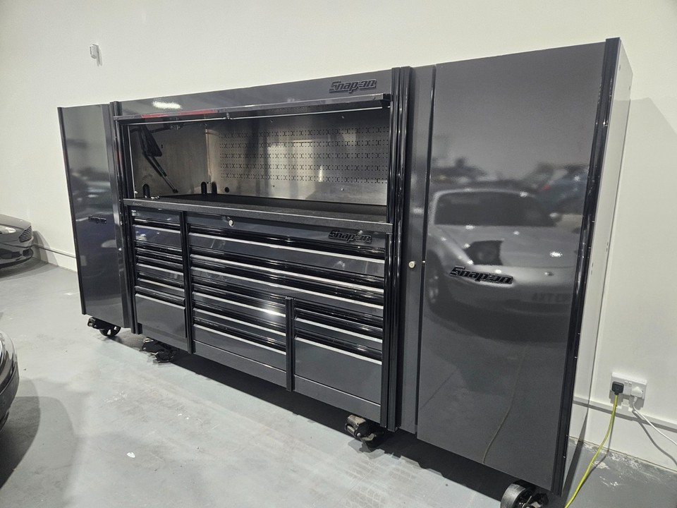 Snap On Epiq 84" Tool Box With Hutch And Lockers Gunmetal Grey RRP £26 ...