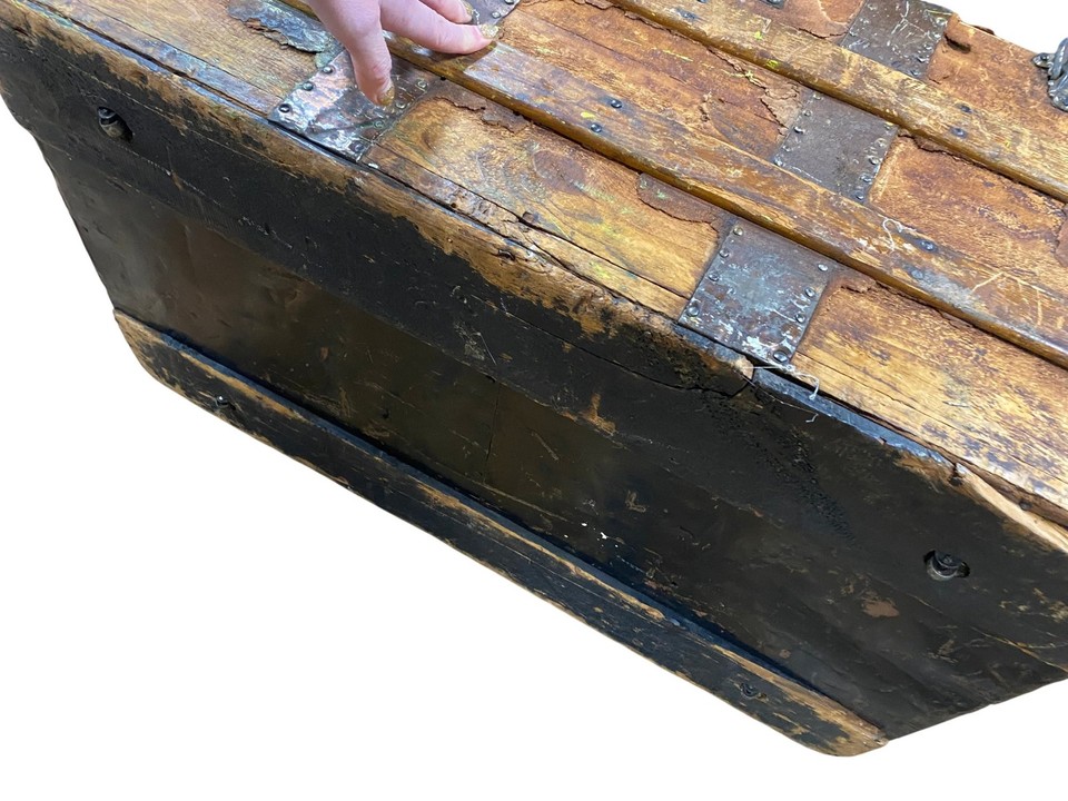 Antique Dome Top Trunk with Metal Accents and Locking Mechanism | eBay UK