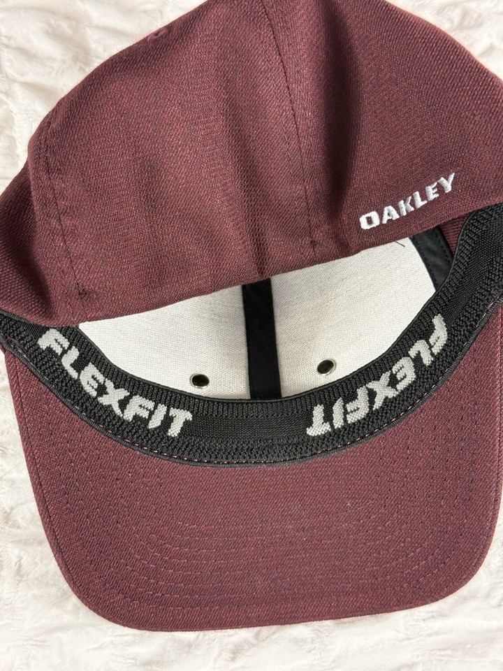 Oakley 3D Logo FlexFit L - XL Hat Cap Maroon Burgundy Red Golf | eBay