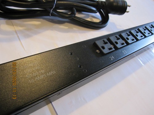 APC AP7930 24-Outlet Switched Rack Power Distribution PDU 120V 20A (3 ...