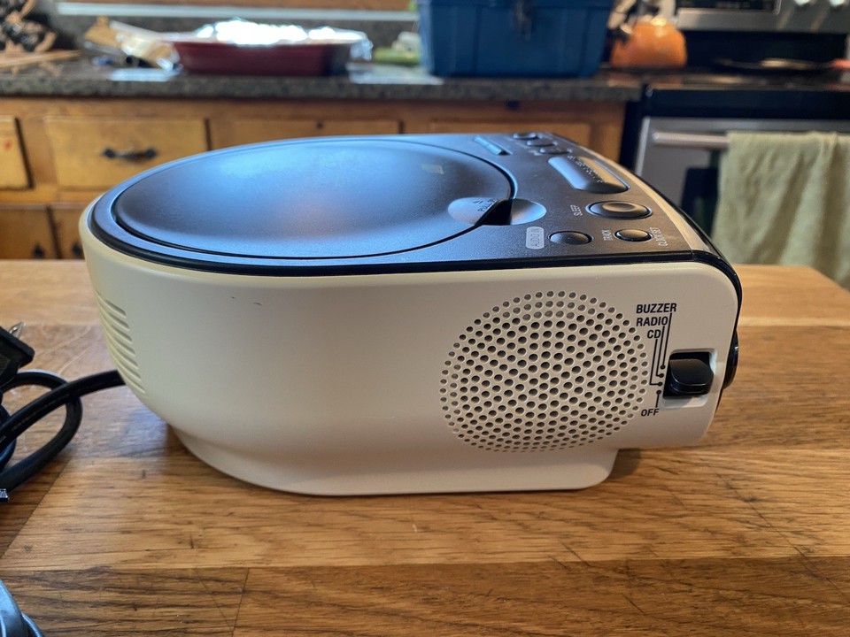 Sony Dream Machine FM/AM Radio CD Player Dual Alarm Clock ICF-CD815 ...
