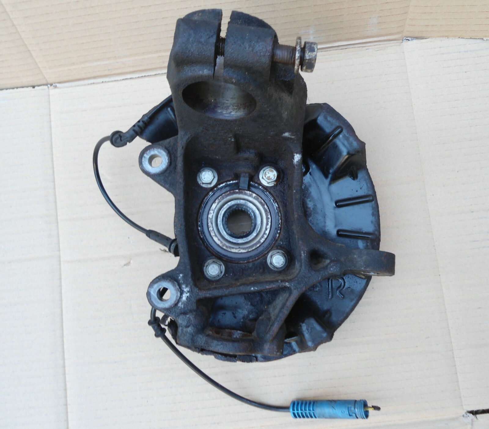 BMW MINI ONE COOPER S O/S DRIVERS FRONT HUB & PINCH BOLT R50 R52 R53 ...