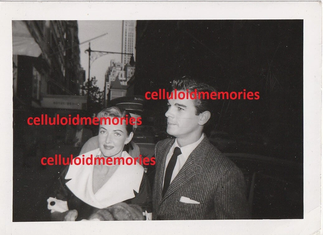 Martha Vickers Measurements