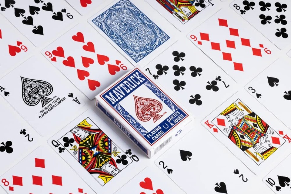 Playing Cards 12 Pack, Standard Index, Red and Blue Decks, Bulk Playing ...