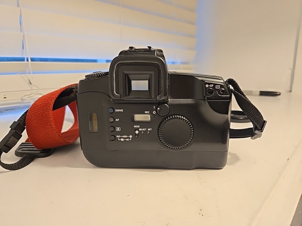 Canon 5 QD Quartz Date 35mm SLR Film Camera w Strap | eBay