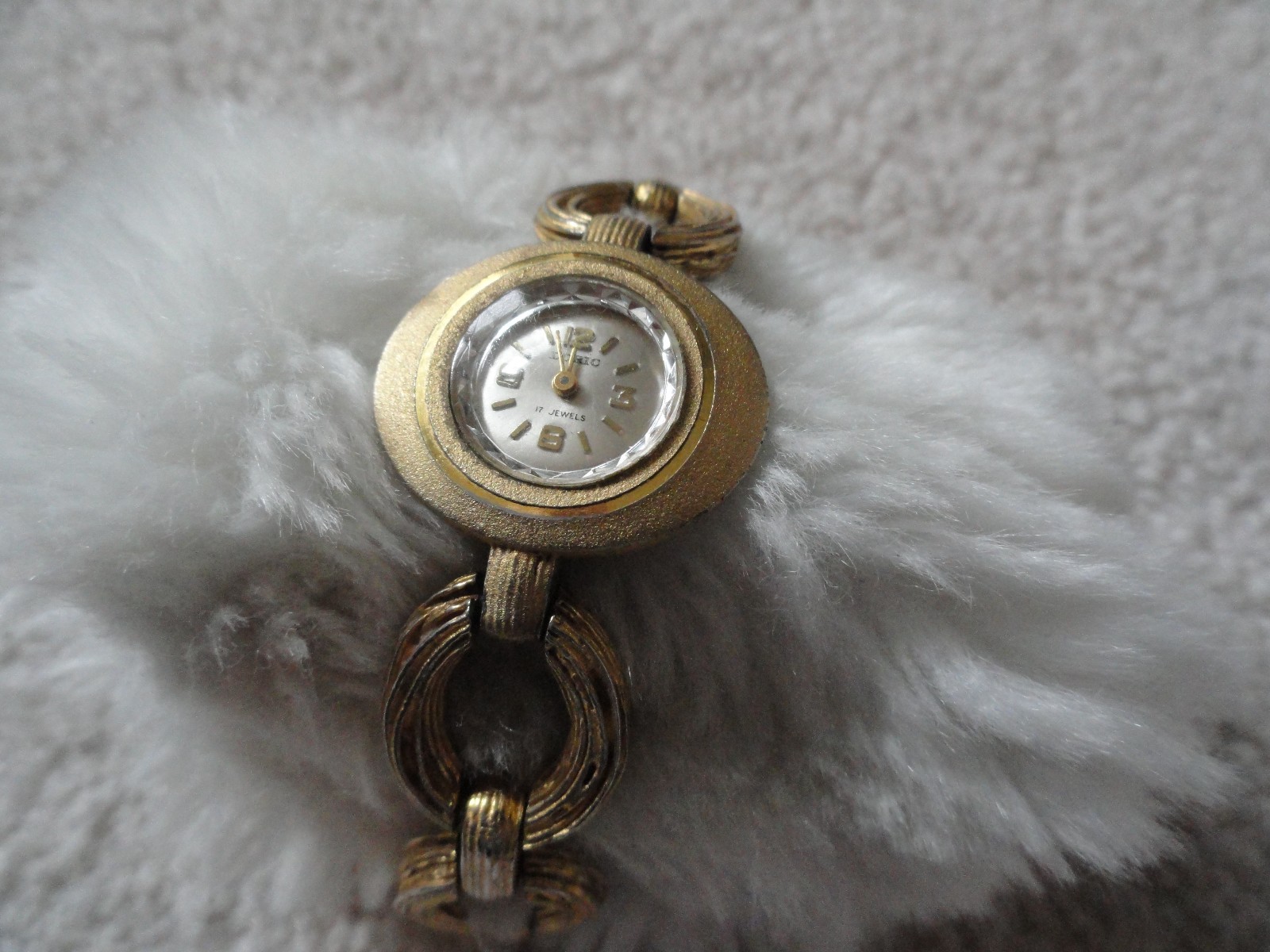 Vintage 17 Jewels Doric Wind Up Ladies Watch | eBay