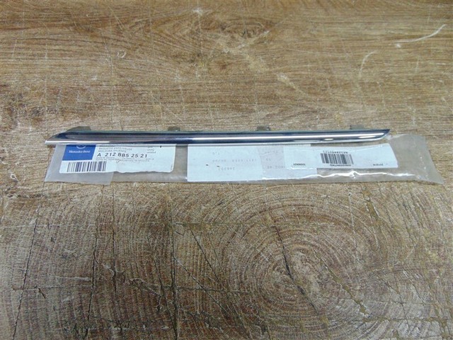 Mercedes-Benz a 2128852521 Genuine Lower Left Grille Molding for sale ...