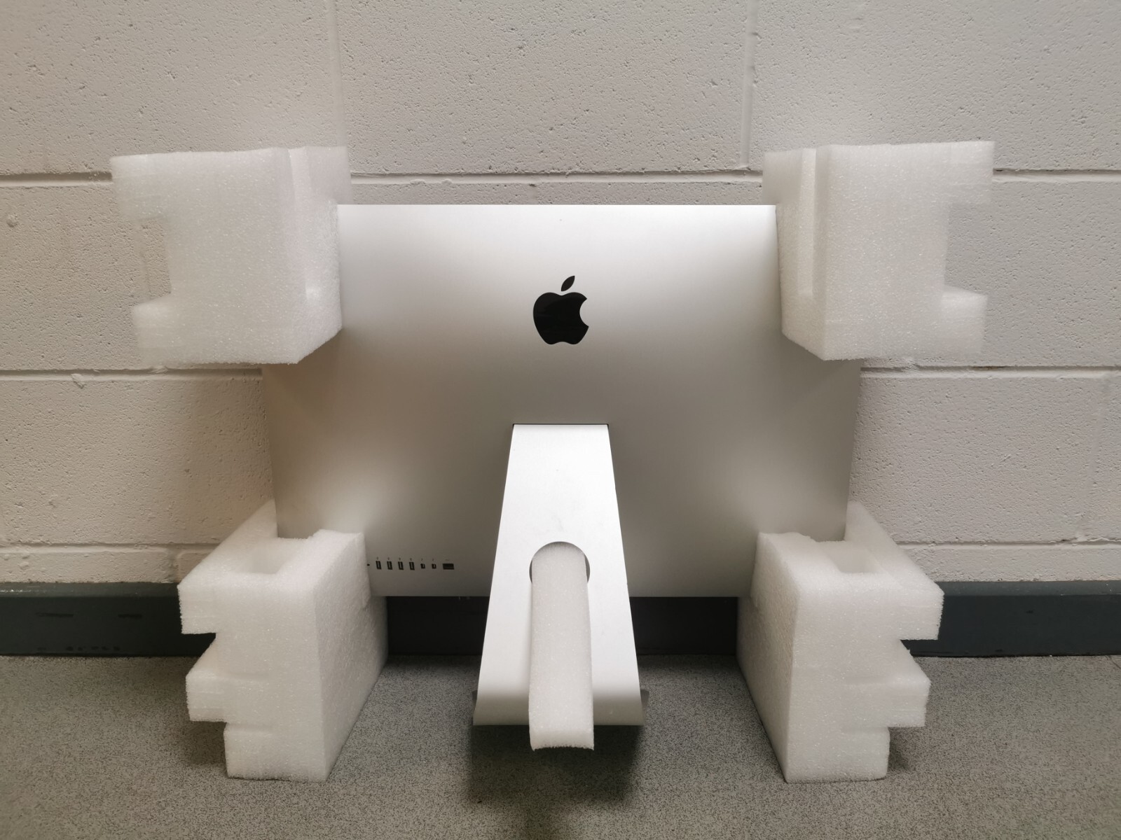 Apple iMac 27" heavy duty shipping box + Poly inserts - Brown Storage ...