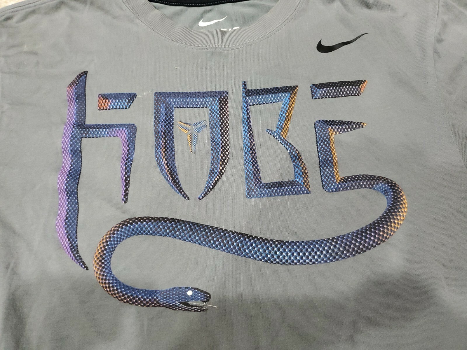 AWESOME 2014 NIKE DRI FIT KOBE BRYANT MAMBA SNAKE T-S… - Gem