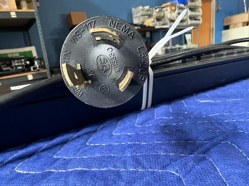 APC AP7930 Switched Rack PDU Power Distribution Unit 24 Outlet 120v 16 ...