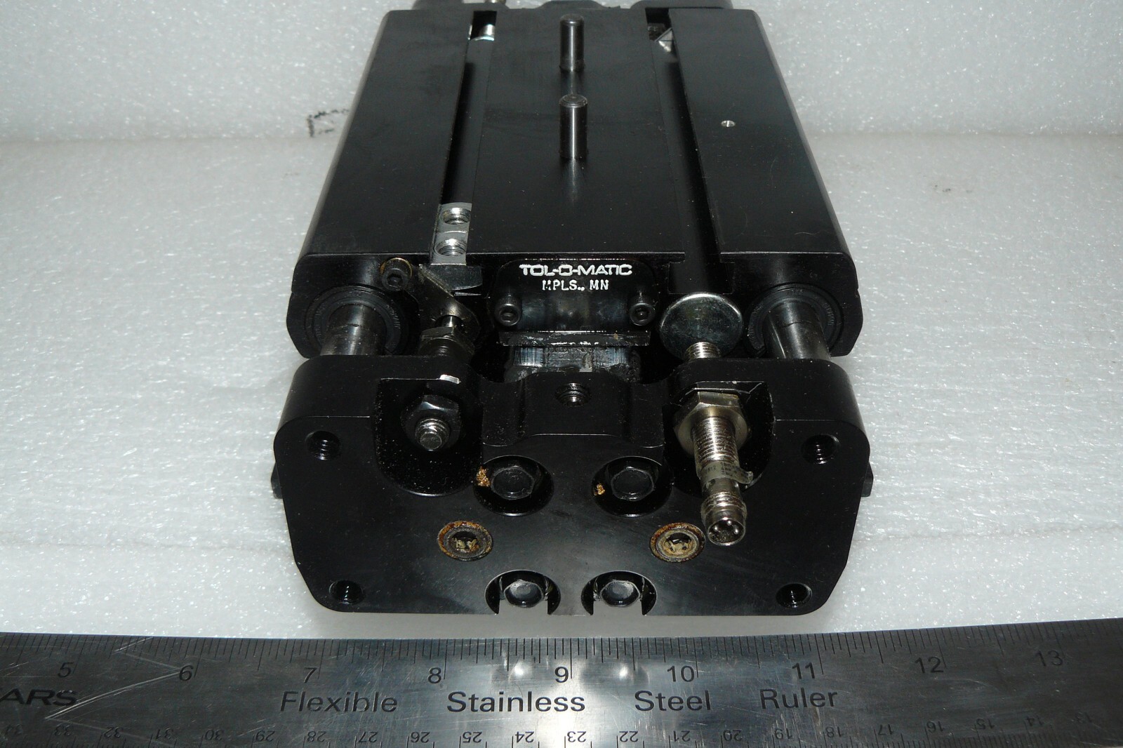 Tolomatic LS10-SK1-PN2-SH2 Linear Slide Rodless Cylinder W/ Proximity ...