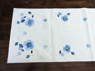 39"x 14"VTG hm White 100%Cotton TABLE RUNNER w/Hand Applique BLUE ...