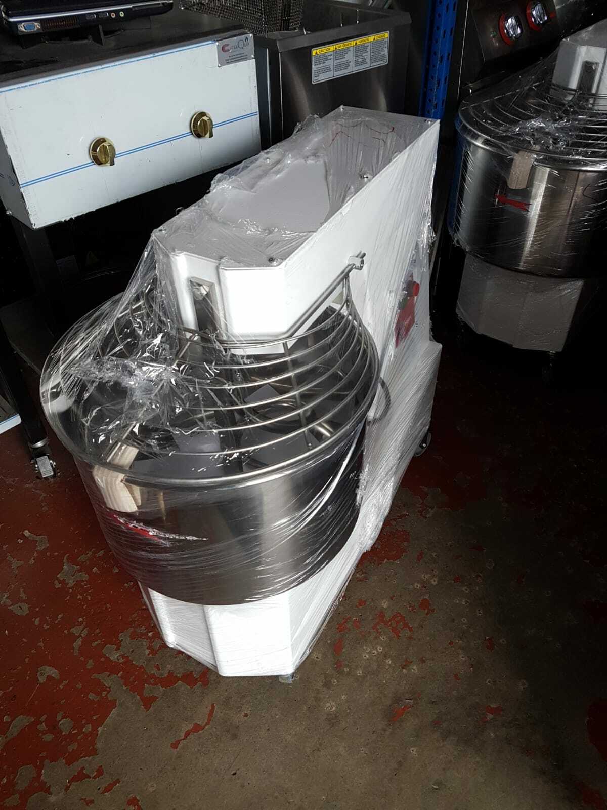 COMMERCIAL SPIRAL ITALIAN DOUGH MIXER 32 LTR KNEADING CAPACITY SINGLE ...