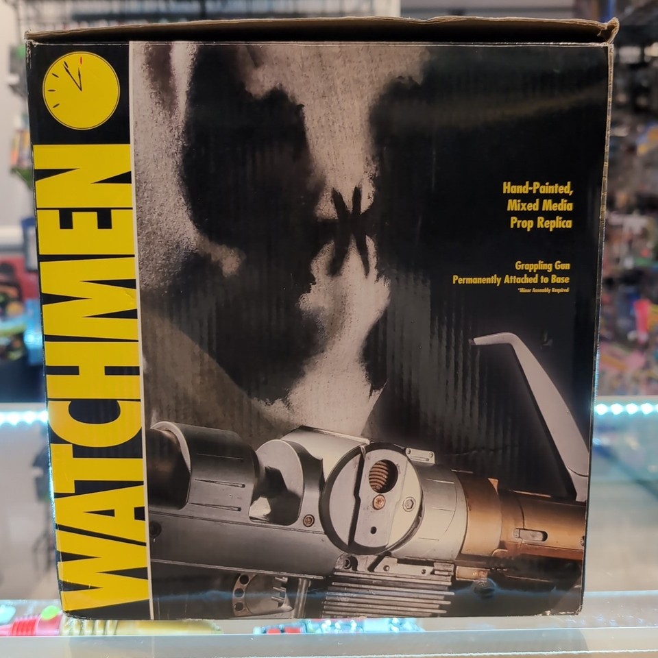 DC Direct Prop Replica Watchmen Rorschach Grappling Gun and Mask Set ...