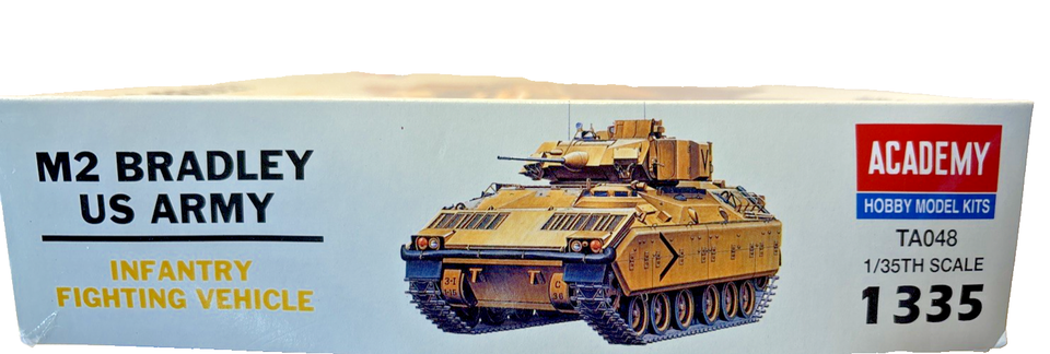 ACADEMY Hobby Models 1335 M2 Bradley US ARMY Infantry Fighting Vehicle ...