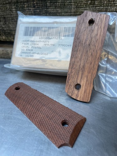 (ONE) AUTHENTIC US Military RIGHT HAND WOOD Grip 1911, 1911A1 Pistol ...