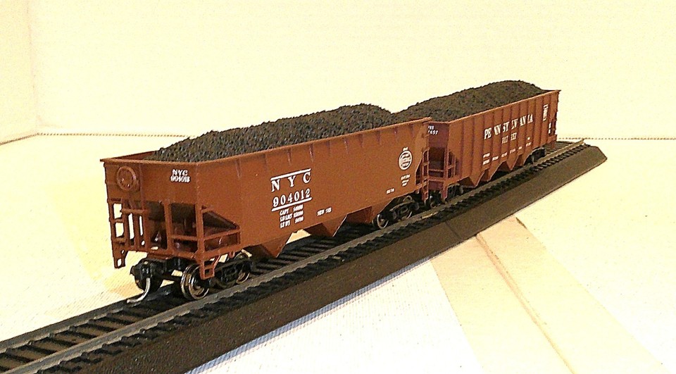 HO 2 Coal Hoppers w/Loads Pennsylvania RR & NYC w/KaDee Couplers Lot ...