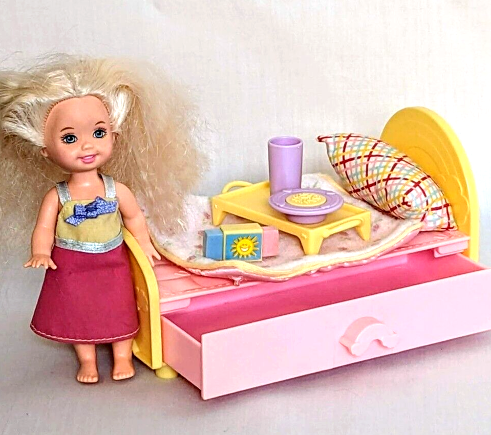 VTG 2000 Mattel Barbie's Lil Sister Kelly Chicken Pox Bed Love 'N Care ...