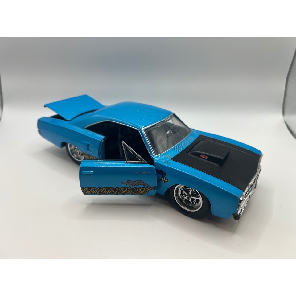 1970 Plymouth Road Runner Diecast Model Car Blue Black Hood 1:24 Scale ...