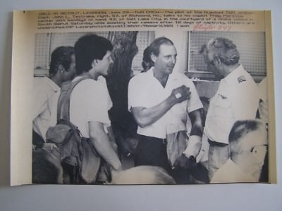 Vtg Wire Press Photo TWA 847 Hijacking 6/29/85 John L Testrake, Pilot ...