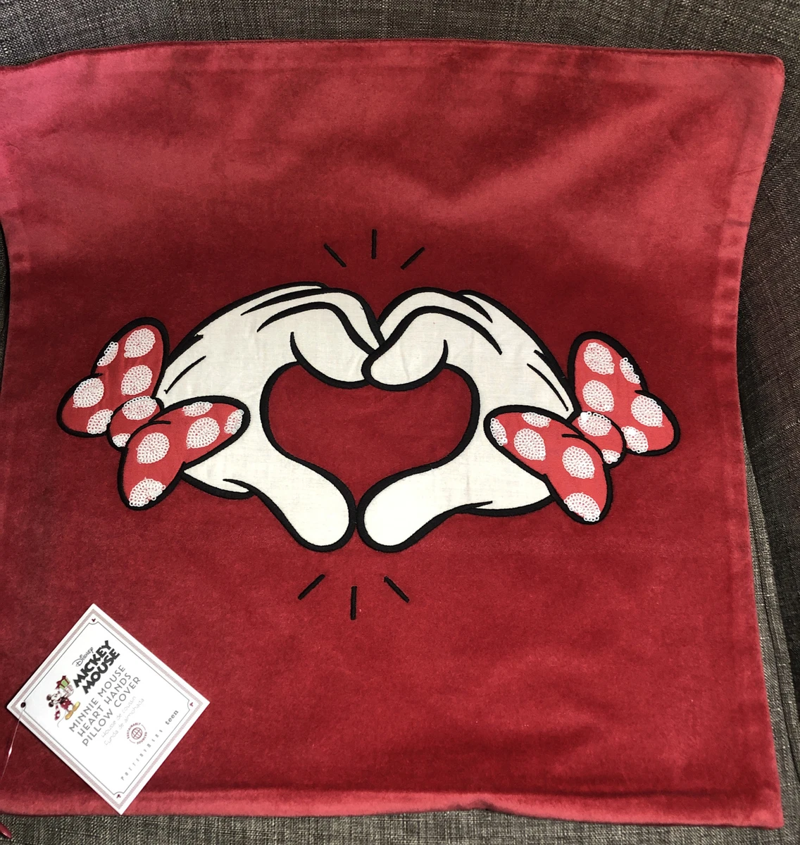 Minnie Mouse Heart Hands