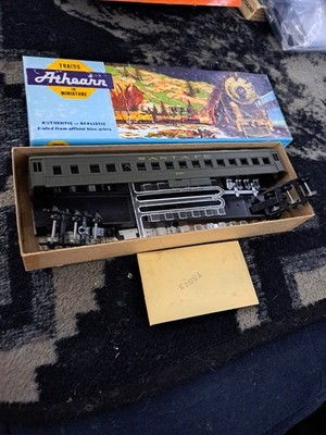 HO SCALE ATHEARN 1851 SANTA FE HEAVYWEIGHT STANDARD ROOF COACH KIT | eBay