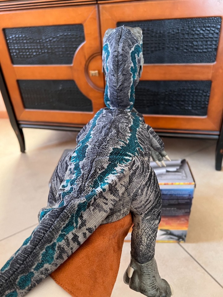 Jurassic World Real FX Baby Blue Animatronic Dinosaur 192995154575| eBay