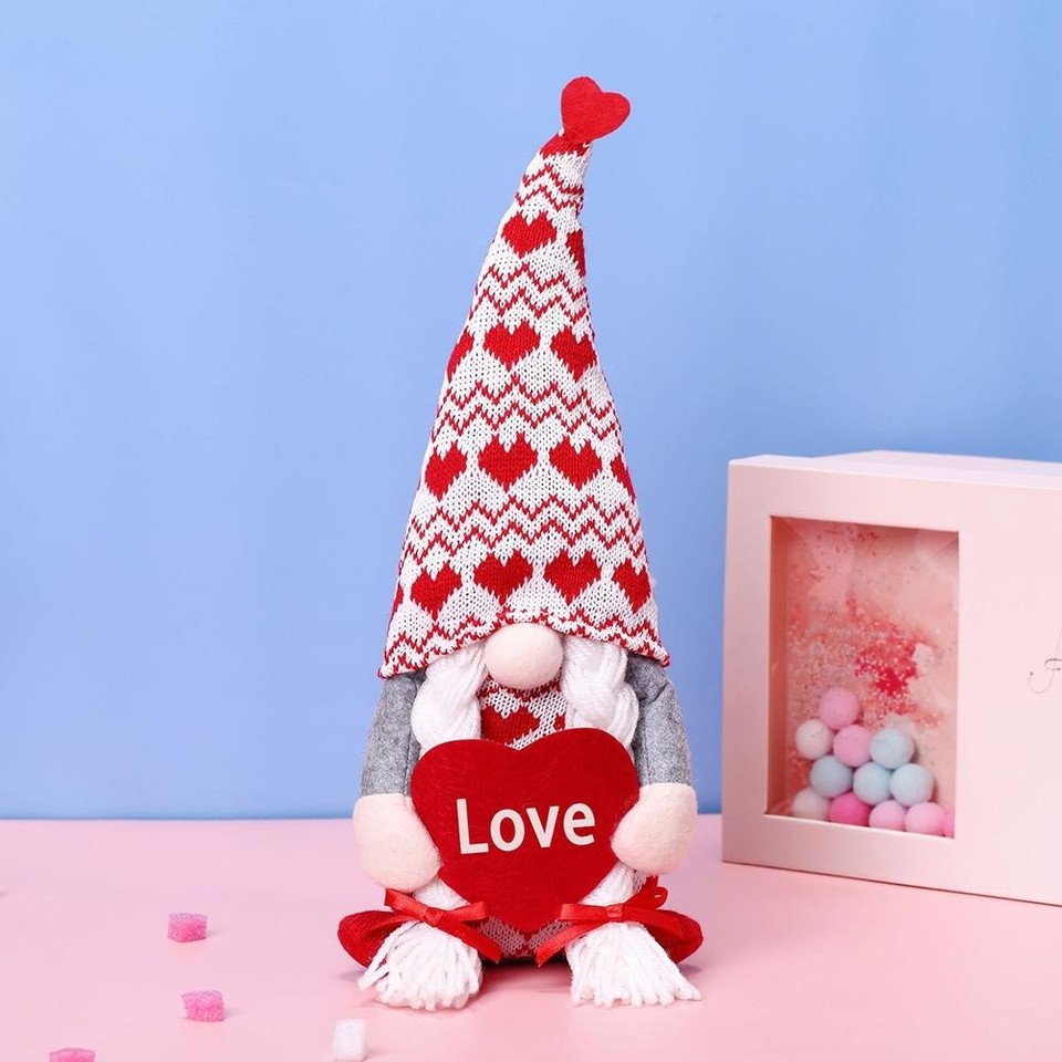 Valentine's Day Heart-Shaped Faceless Doll Window Display Gift ...