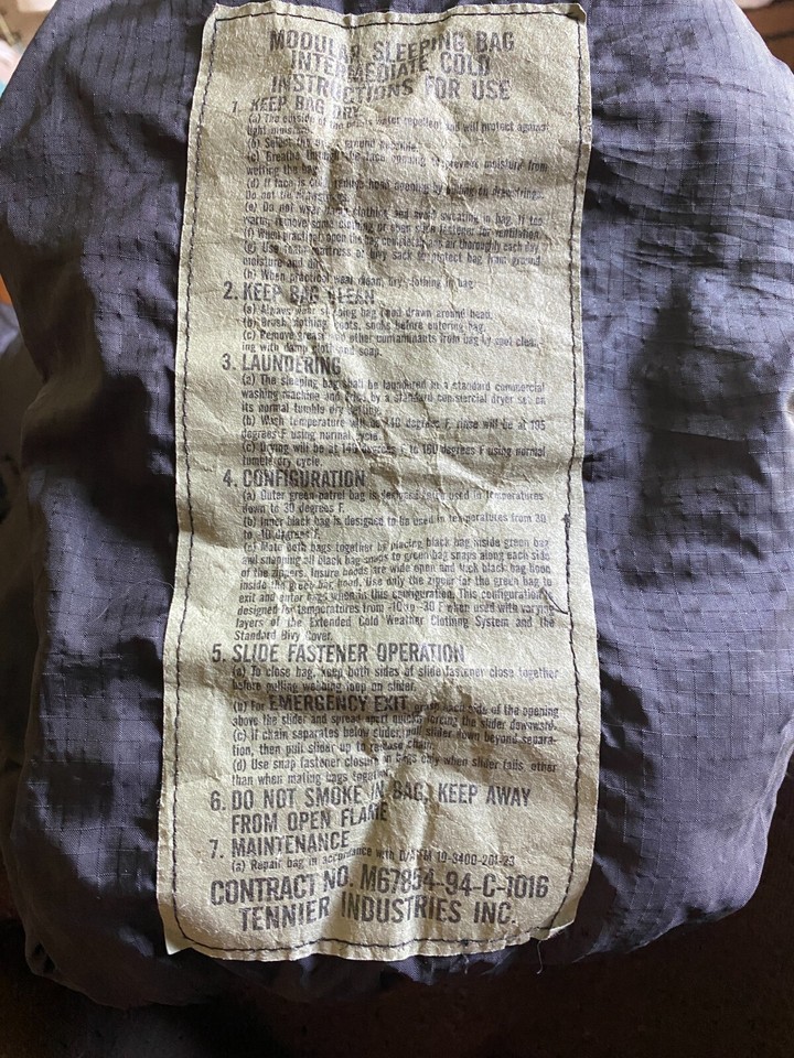 MILITARY ISSUE INTERMEDIATE COLD WEATHER BLACK SLEEPING BAG W/Stuff ...