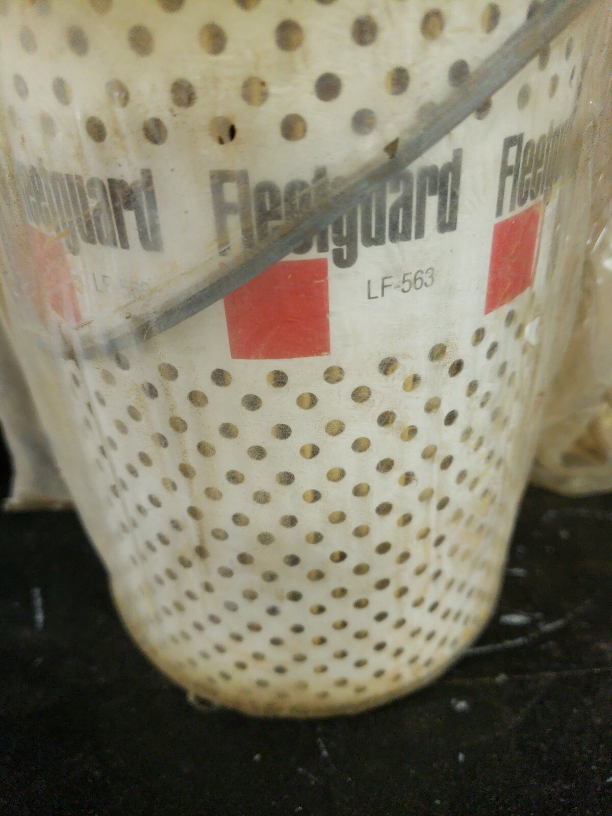 FLEETGUARD LUBE FILTER LF563 | eBay