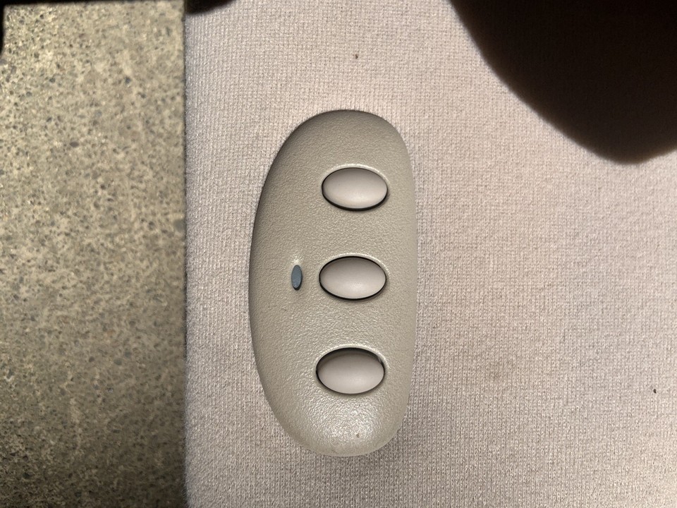 1999-2002 Toyota Avalon OEM Gray Sun Visor SET W/ Lighted Mirrors | eBay