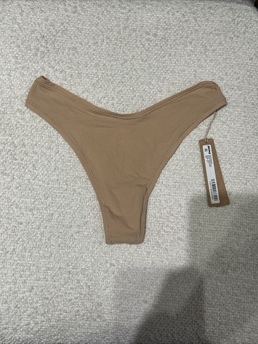 Skims Fits Everybody Dipped Front Thong (PN-DTH-2027) Clay Size Small ...
