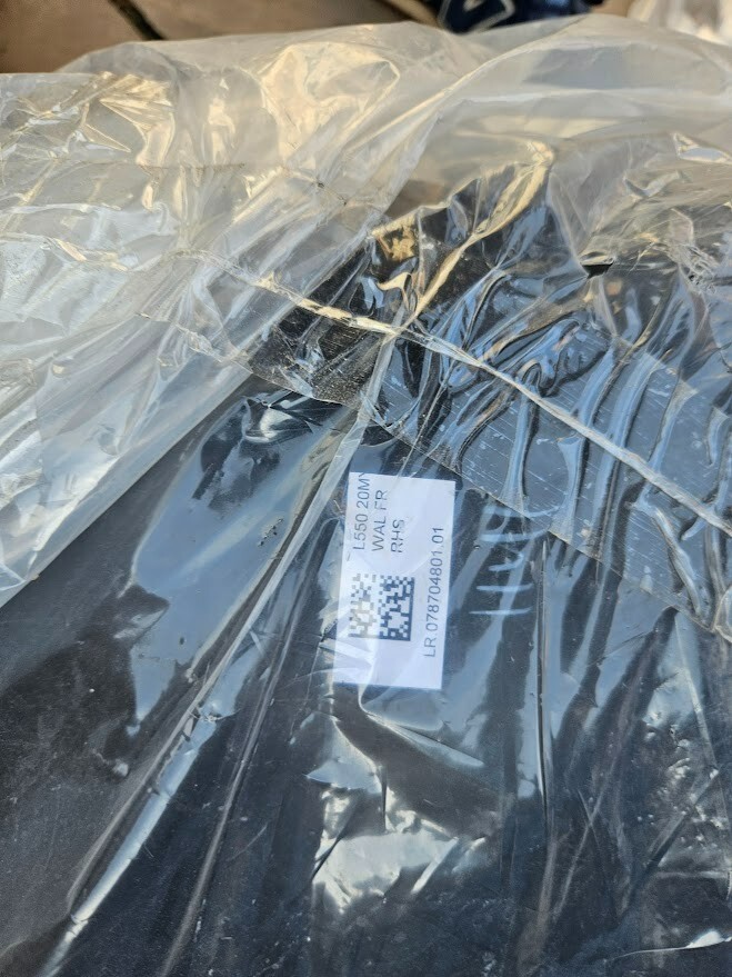 LR RRVELAR L560 Front Right Wheel Housing Liner Front Part LR127161 NEW ...