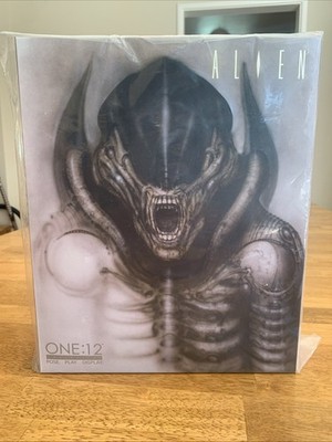 Mezco Exclusive One:12 Collective Alien Xenomorph Concept Edition NEW ...