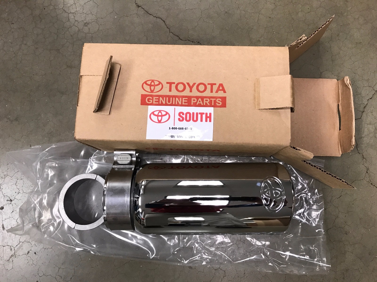 2016-2018 Tundra Stainless Steel Exhaust Tip Genuine OEM Toyota PT932 ...