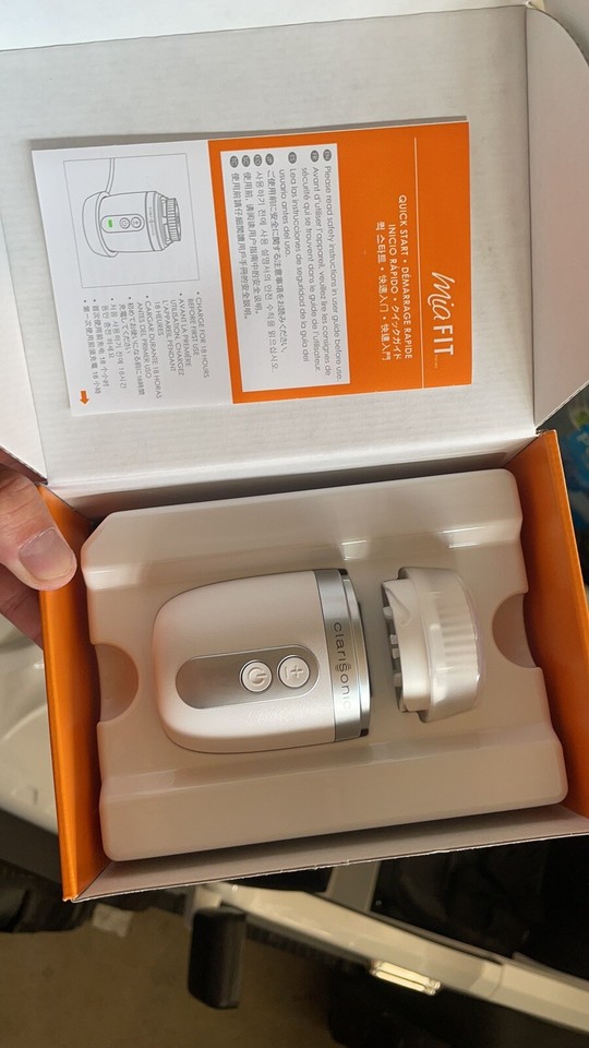 Clarisonic Mia Fit Compact Lightweight Daily Sonic Face Cleansing ...