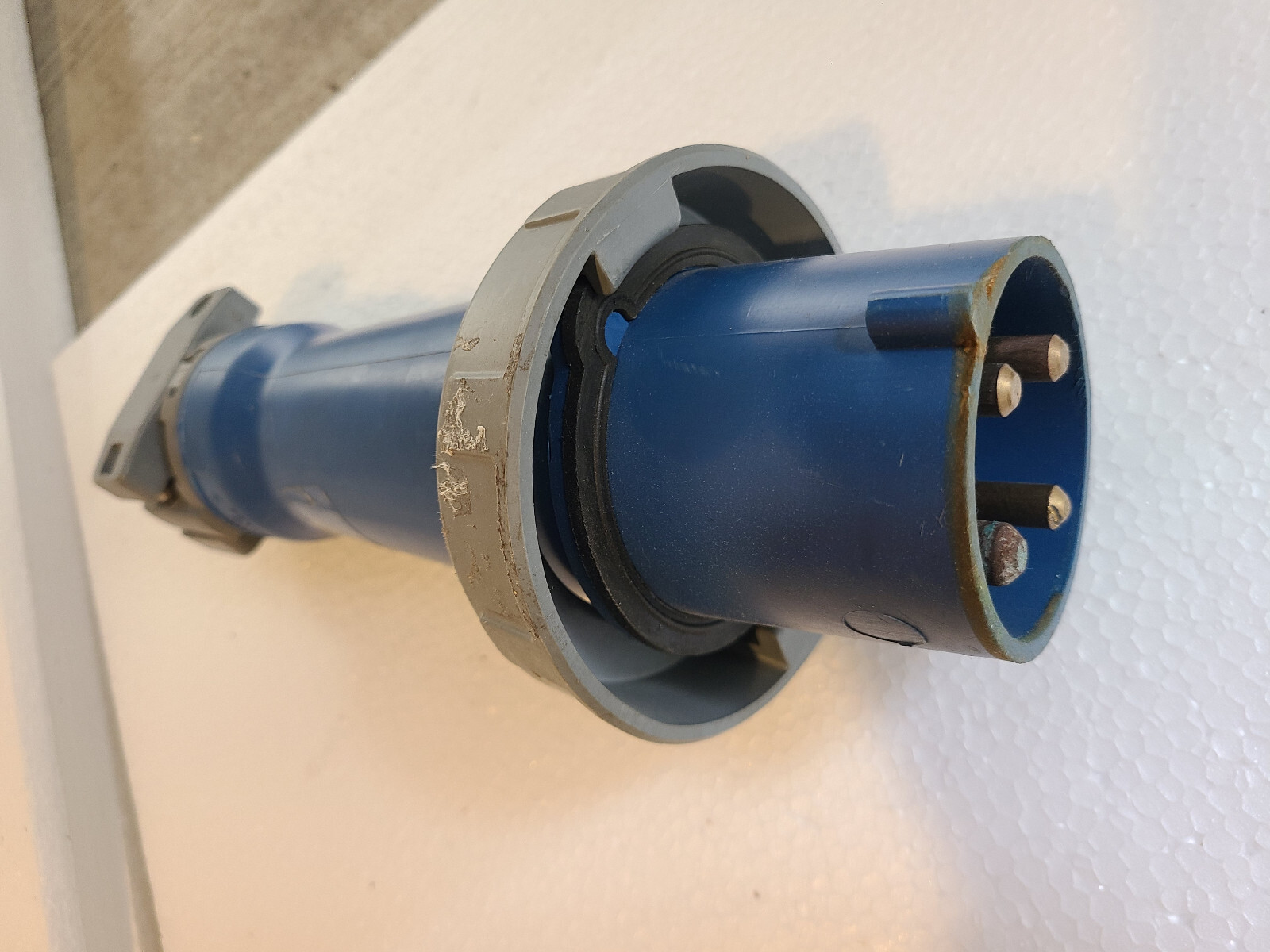 Male 460P9W Hubbell type 60A 3 Phase 250Vac + 1 (2 total) | eBay