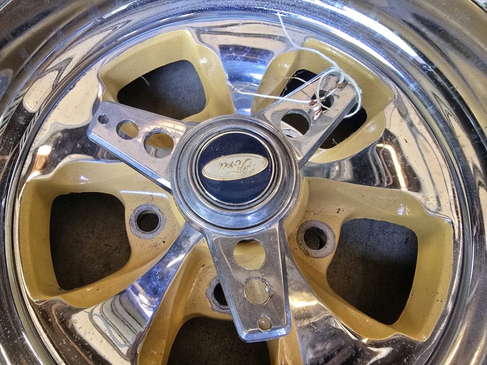 Keystone Klassics 15" X 7" Wheels with Ford Spinner Caps 5x5½" | eBay