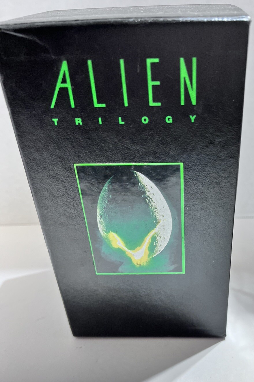 Alien Trilogy VHS Box Set: Alien, Aliens, Alien 3 - Collectible ...