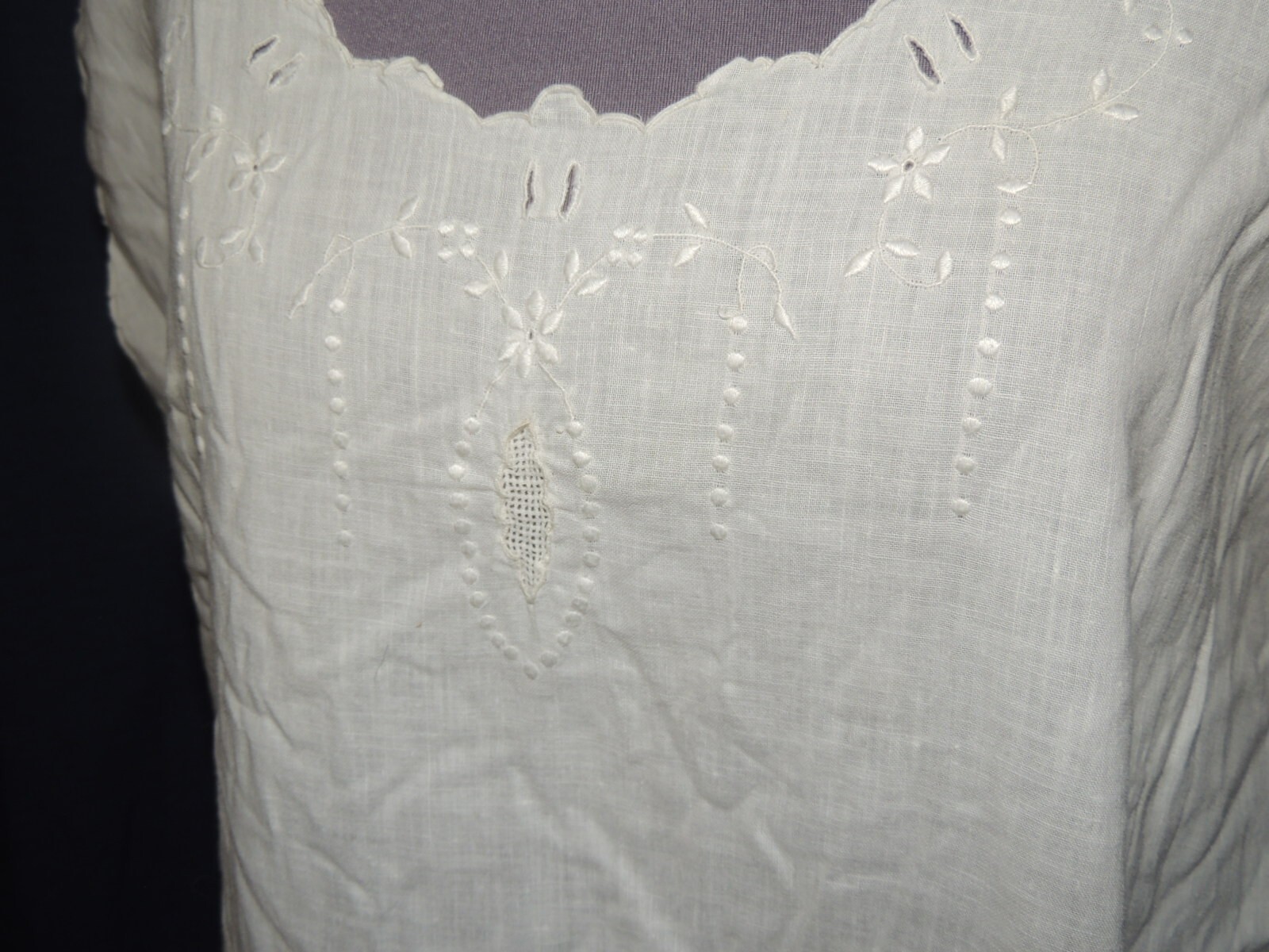 Victorian White Cotton Hand Embroidered Chemise / Nig… - Gem