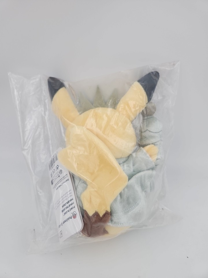 Pokémon Center Liberty Pikachu Poké Plush Statue of Liberty New York ...
