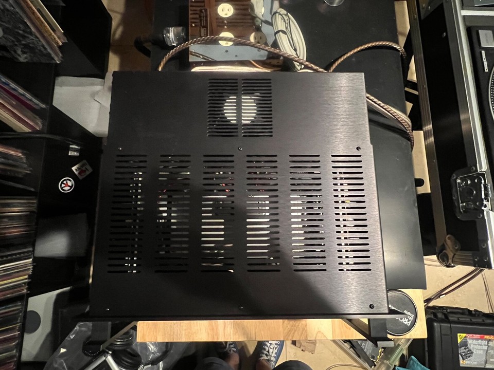 SAE Mark 2500 350 W Amplifier. Original untouch in very nice condition ...