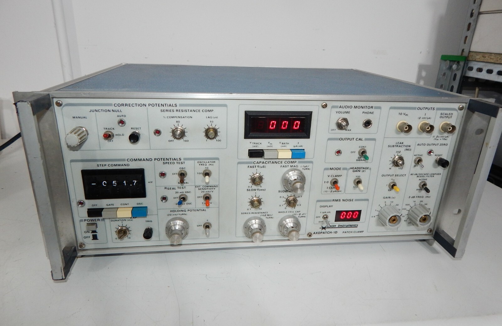 Messgerät AXON INSTRUMENTS AXOPATCH-1D Patch Clamp | eBay