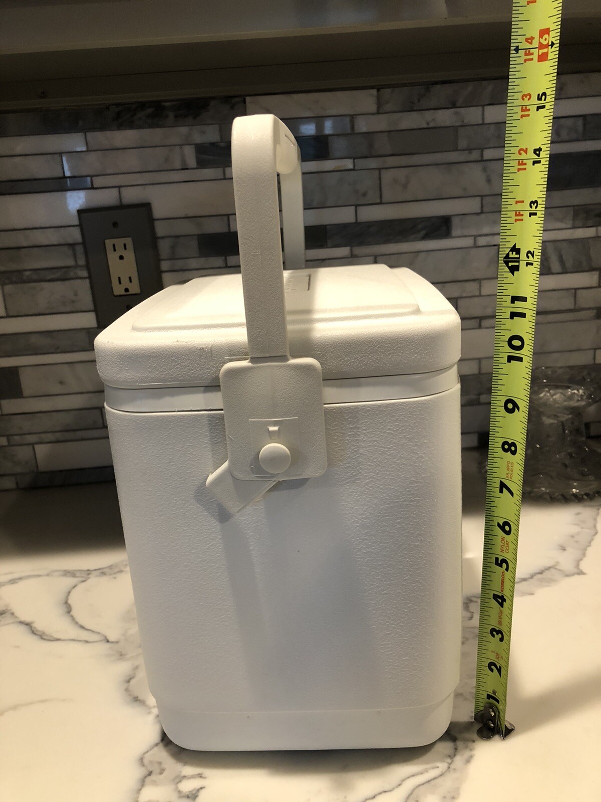 Vintage Igloo 10 Multicolor Cooler Ice Chest White Sailboat Beach Sun ...