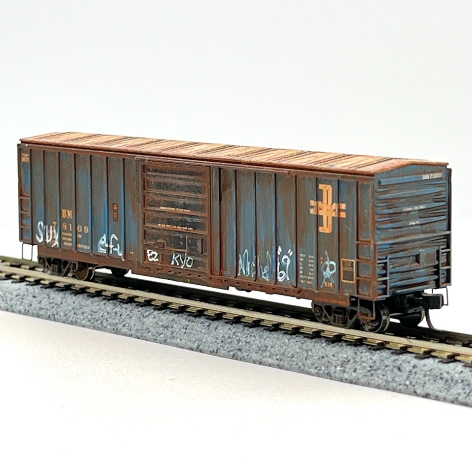 Athearn N Scale 10541 Boston Maine 50' Rib Side Boxcar Custom Weathered ...