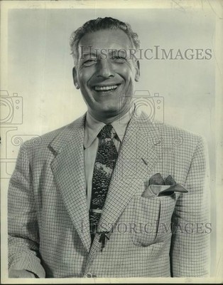 1956 Press Photo Singer Ezio Pinza smiles in portrait - sap42113 | eBay