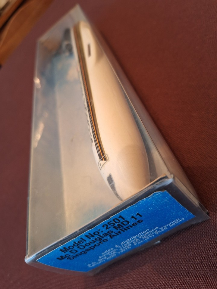 CMD # 2501 Snap Together Singapore Airlines MD-11 | eBay UK
