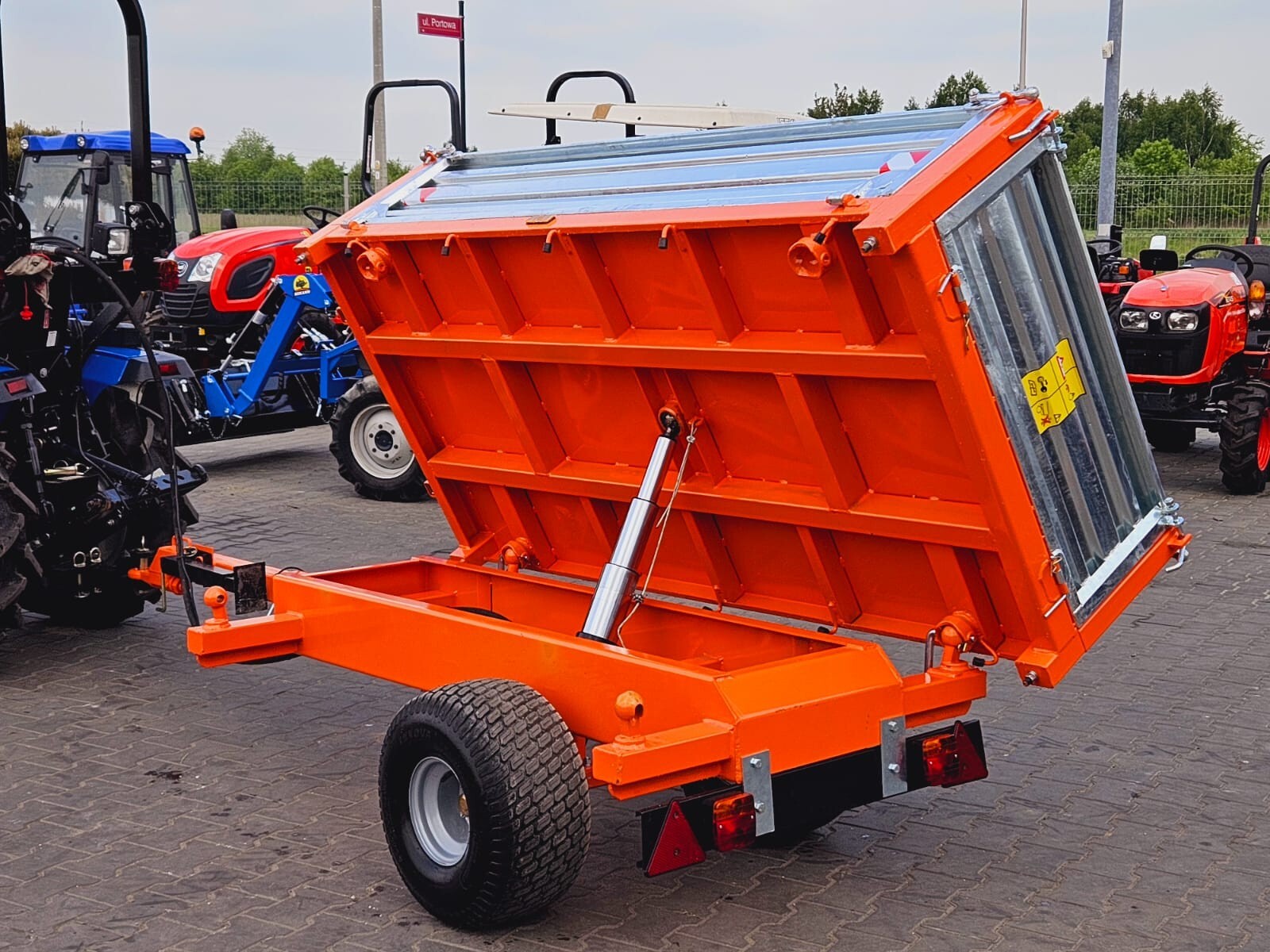 Tipping Trailer for Compact Tractors / 3 way tipping - MSE230JAP15T | eBay