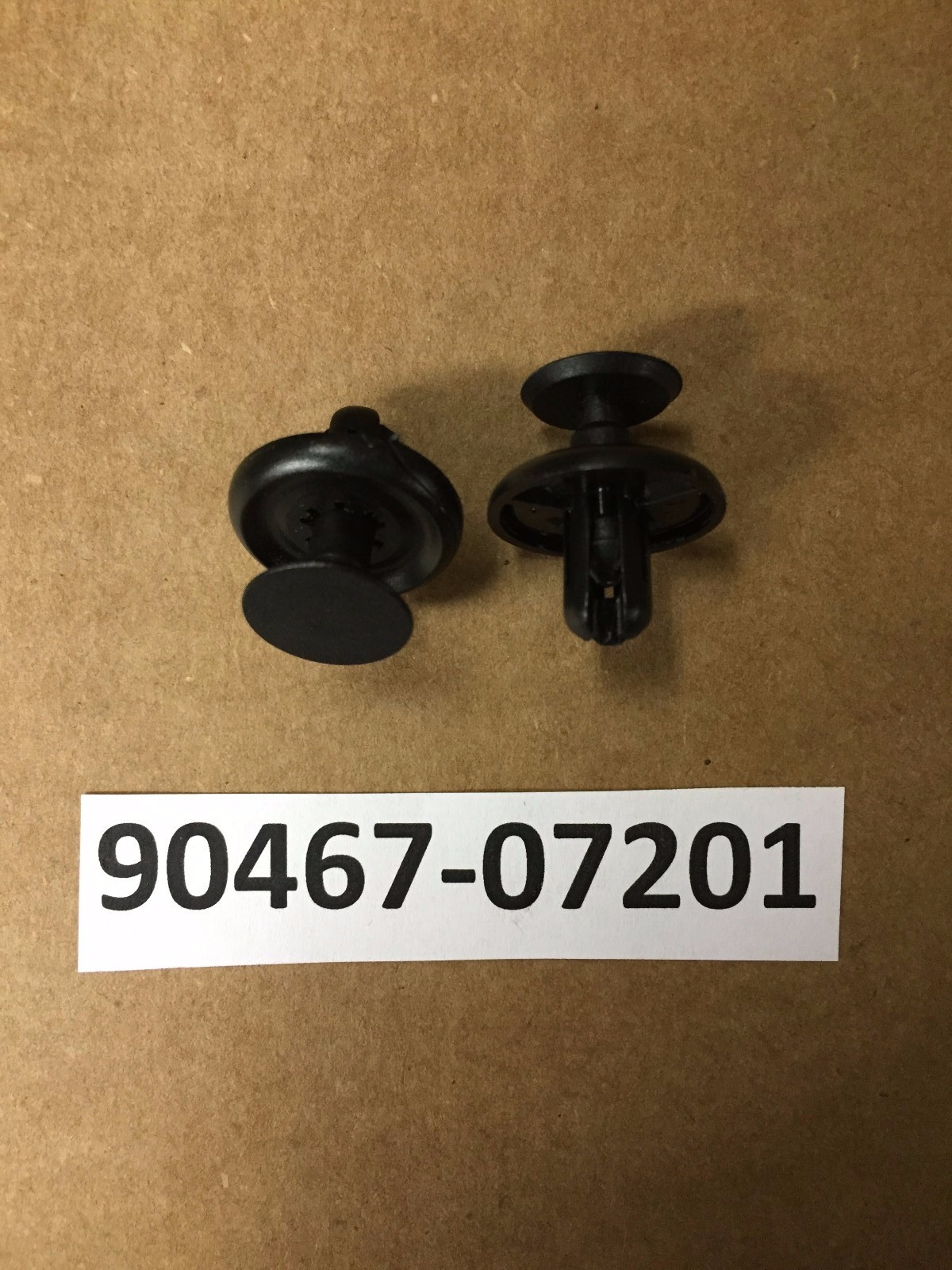 Set of 25: Nylon Push Type Retainer Clips For Toyota & Lexus 90467 ...