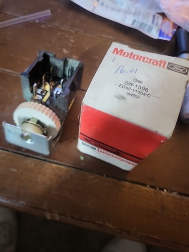 NOS FORD E0AZ-11654-C Headlight Switch Motorcraft SW-1596 OEM | eBay